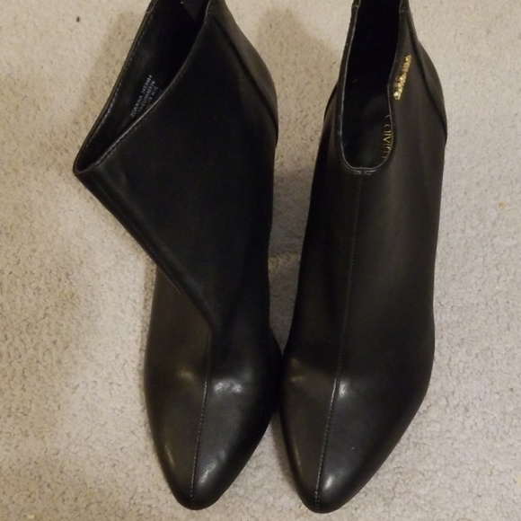 Calvin Klein | Shoes | Calvin Klein Womens Black Back Zipper Booties ...